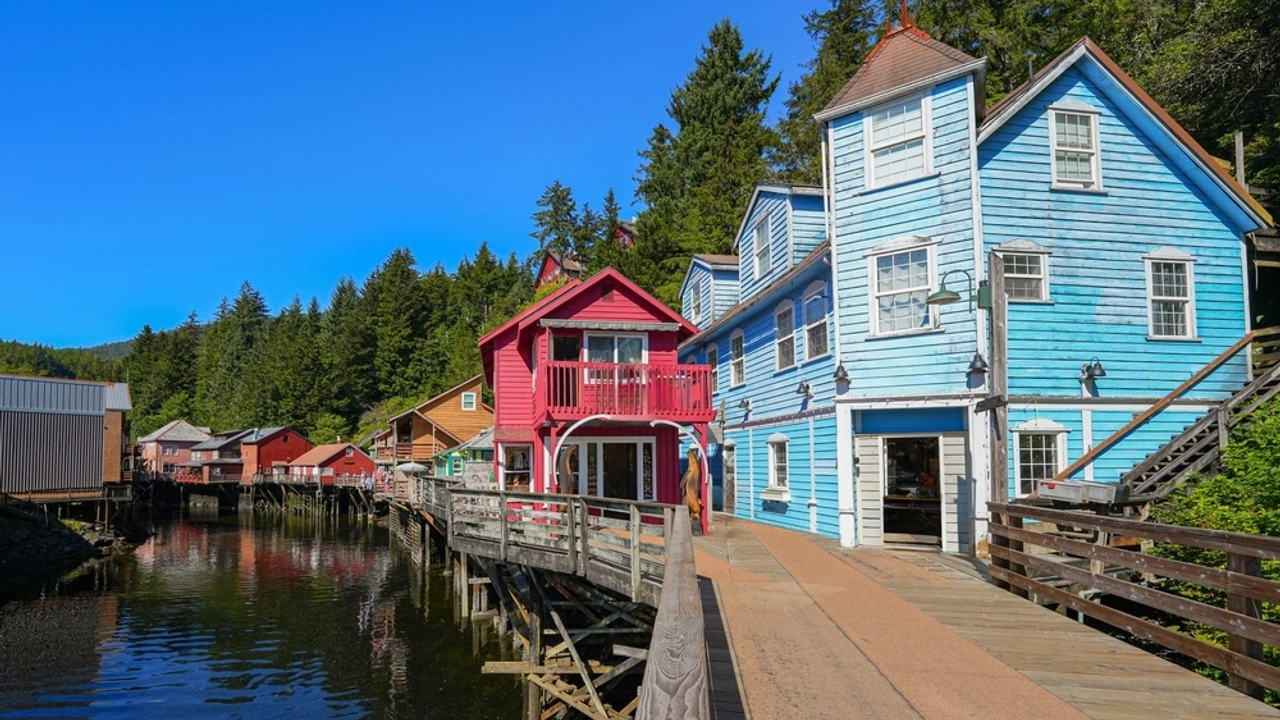 Tour | Canadian Train Odyssey with Alaska Cruise | Cosmos | 8965-2025
