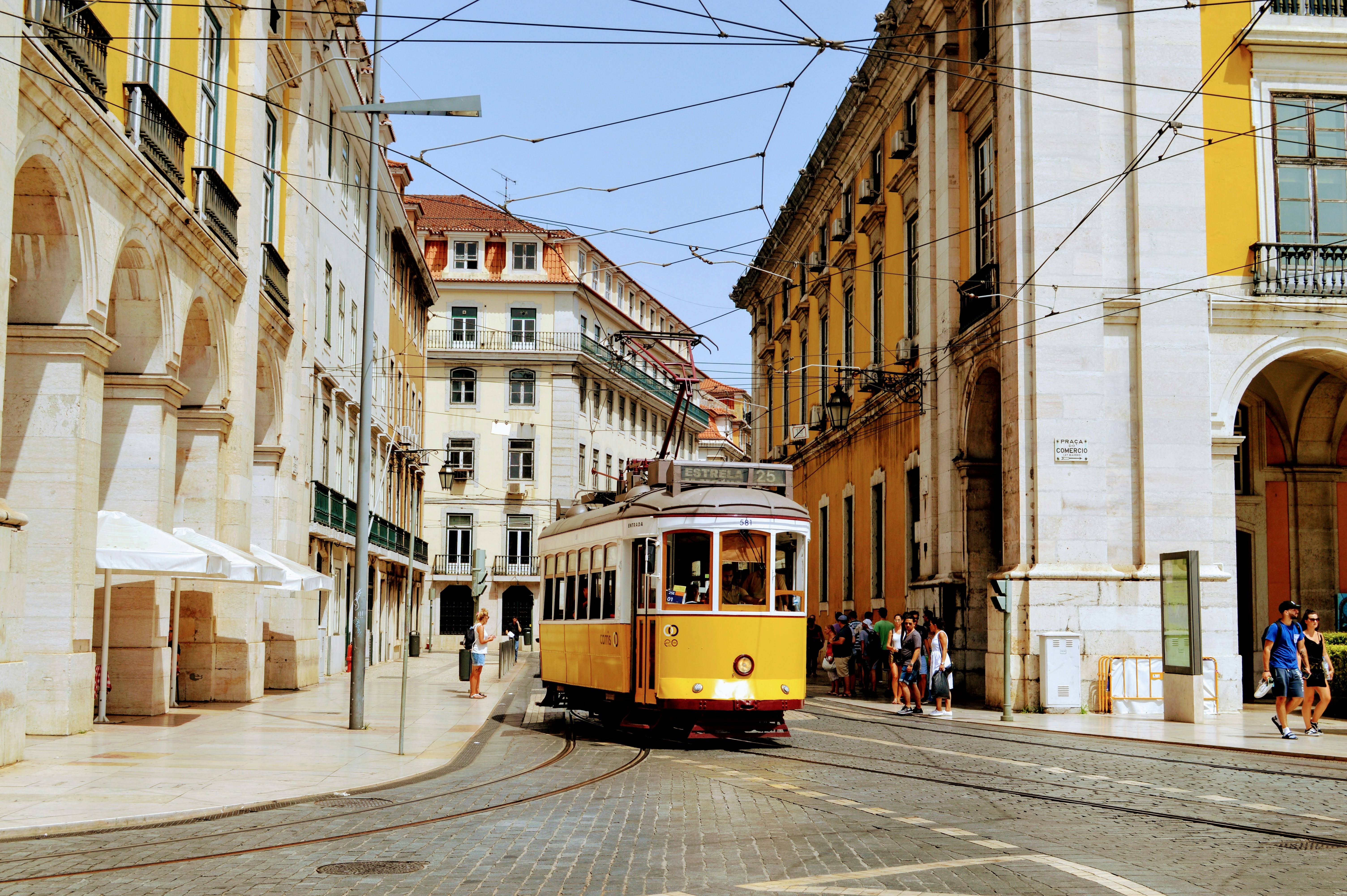 Tour | Lisbon - Only the Best Art & Architecture | Travel Editions ...