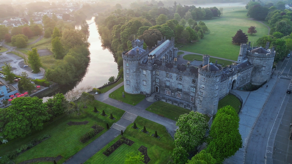 Tour | Ireland in a Week | Classic | Winter | 2025/2026 | Contiki ...