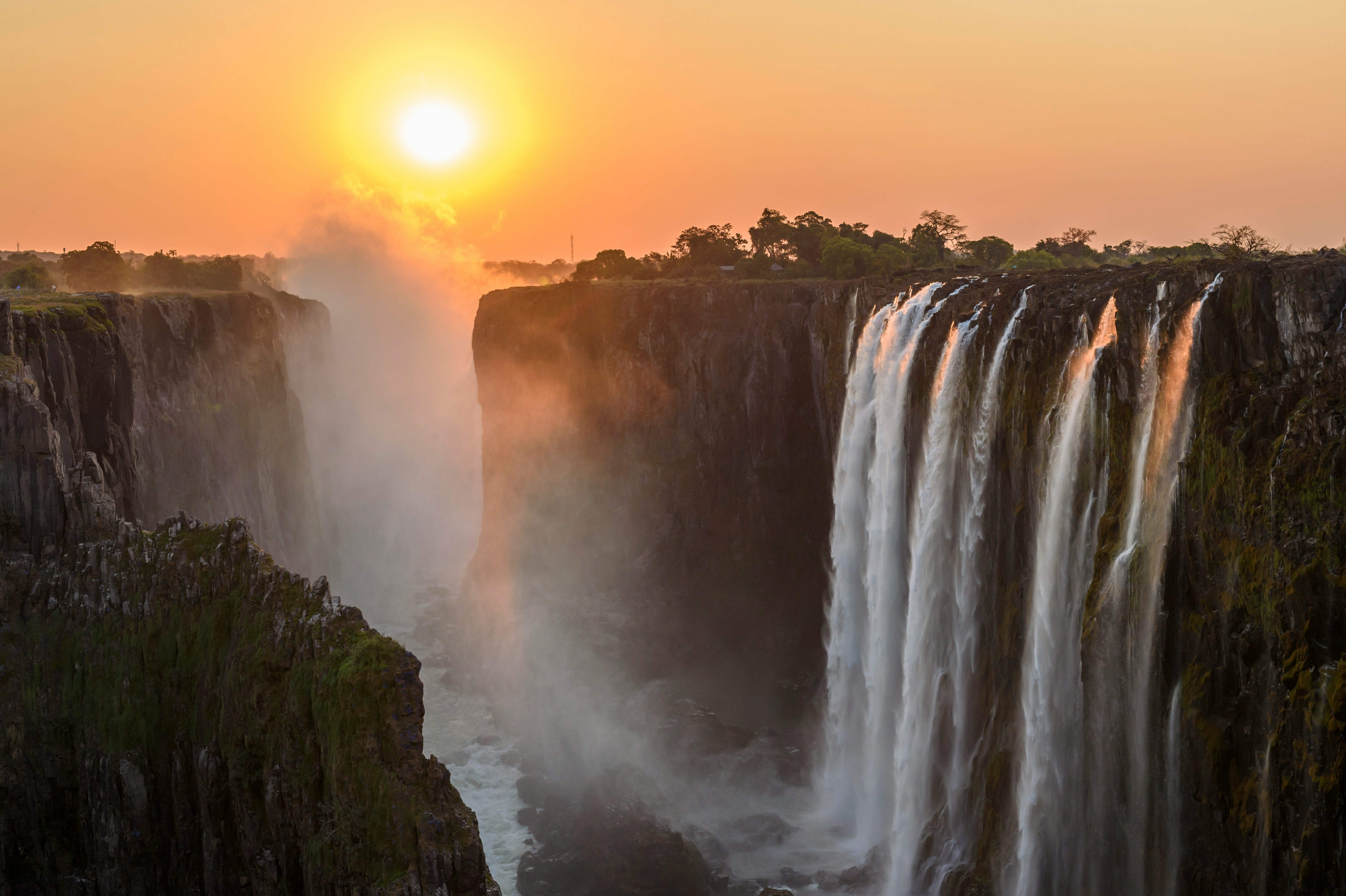 Tour | Victoria Falls Explorer | Winter | Contiki | AAVFE26